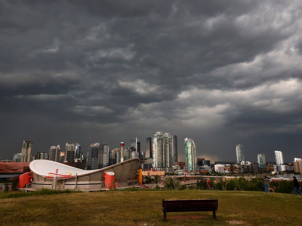 Calgary expecting heavy rainfall, winds throughout weekend