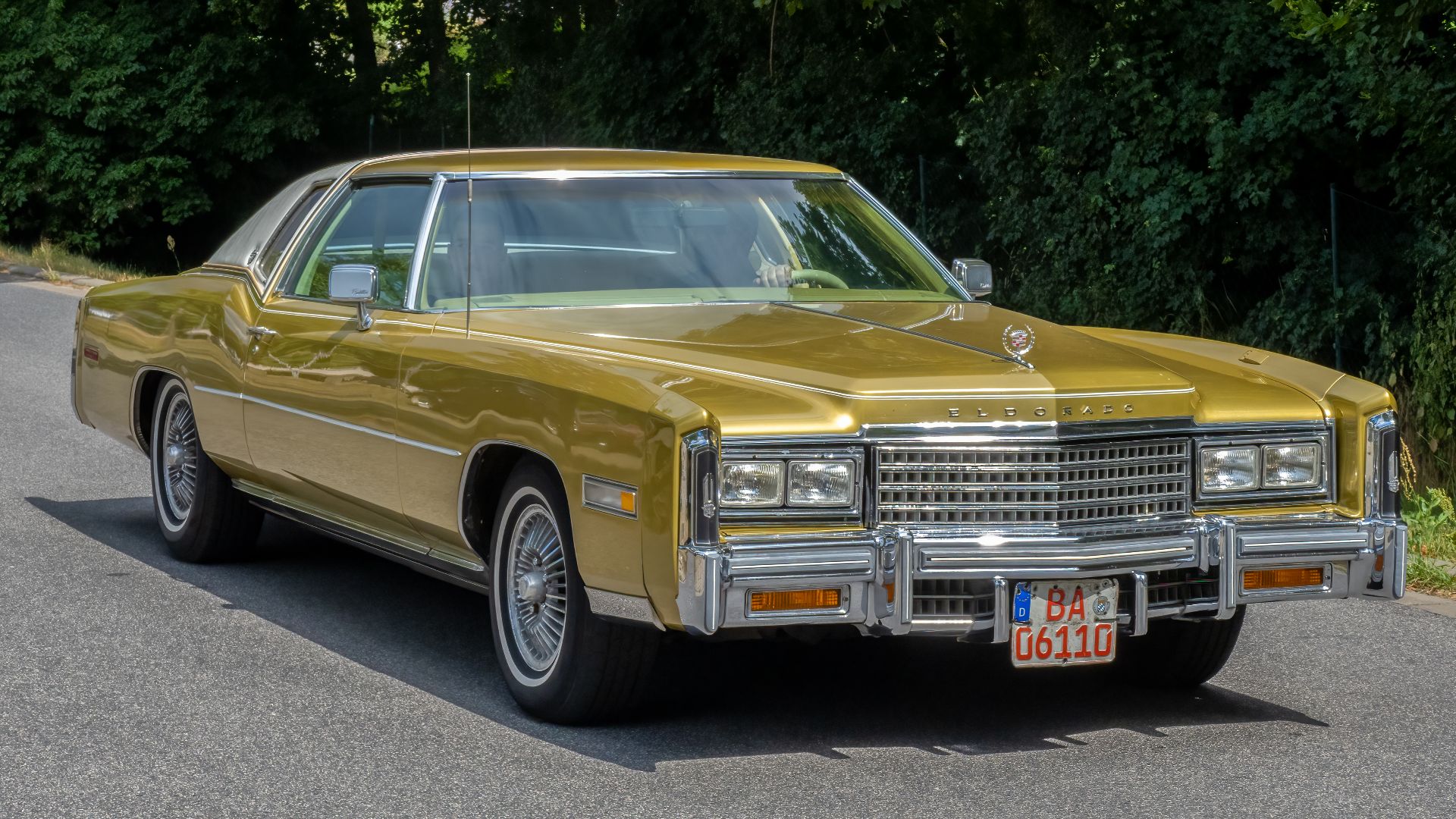 20 Classic Cars We Want To Be Brought Back
