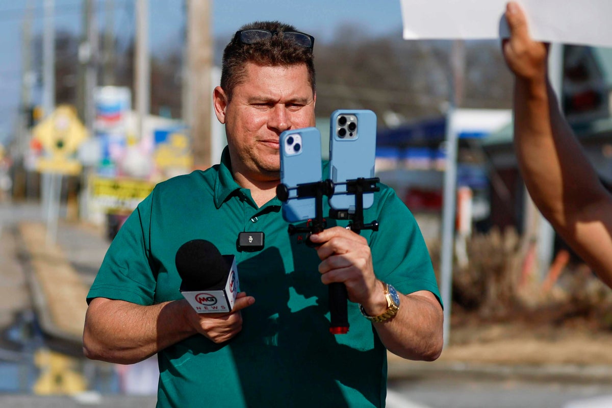 Immigration judge grants bond for Spanish-language journalist arrested ...