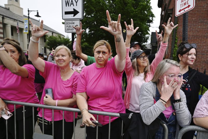 LISTEN: Karen Read supporters heard erupting in cheers as verdict is ...