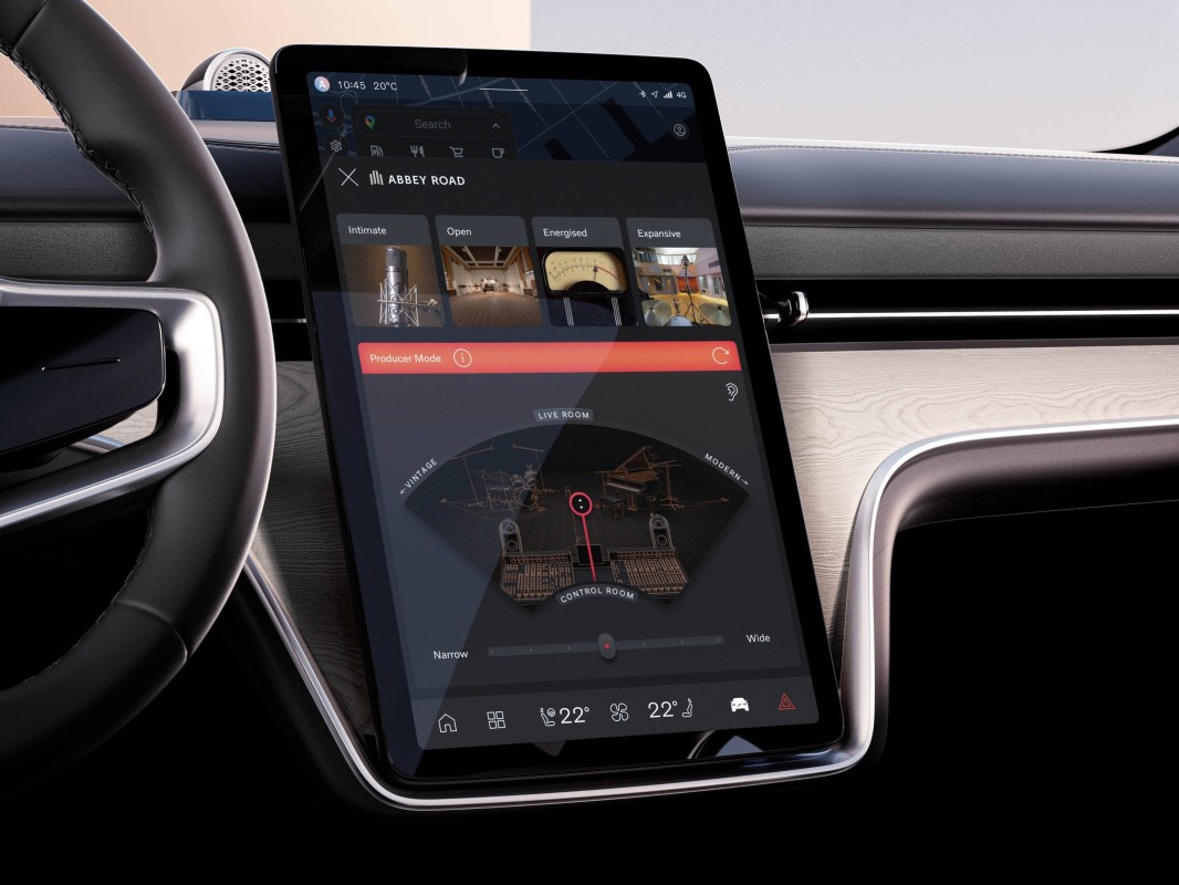 The Volvo EX90's Software Is So Bad That One Owner Is Suing