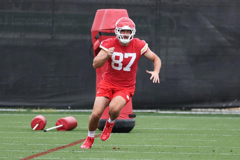 Travis Kelce denies 25lbs weight loss, calls football 'number one ...