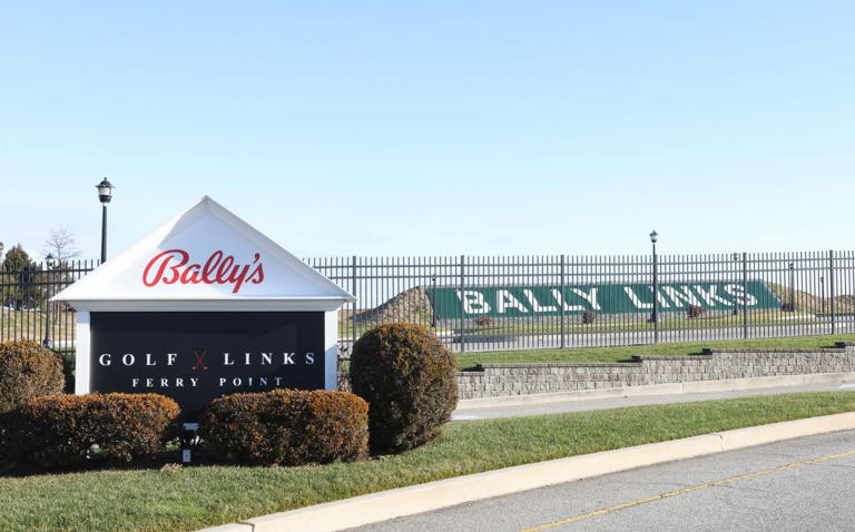 Bally’s clears hurdle to bid on casino license at former Bronx Trump ...