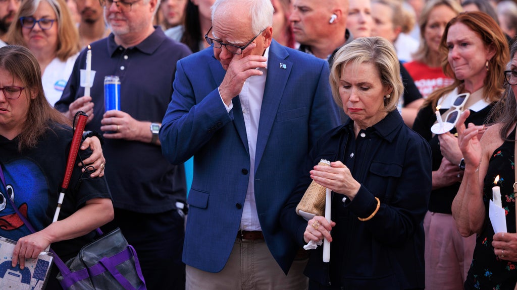 Candlelight vigil honoring Mark and Melissa Hortman draws hundreds to ...