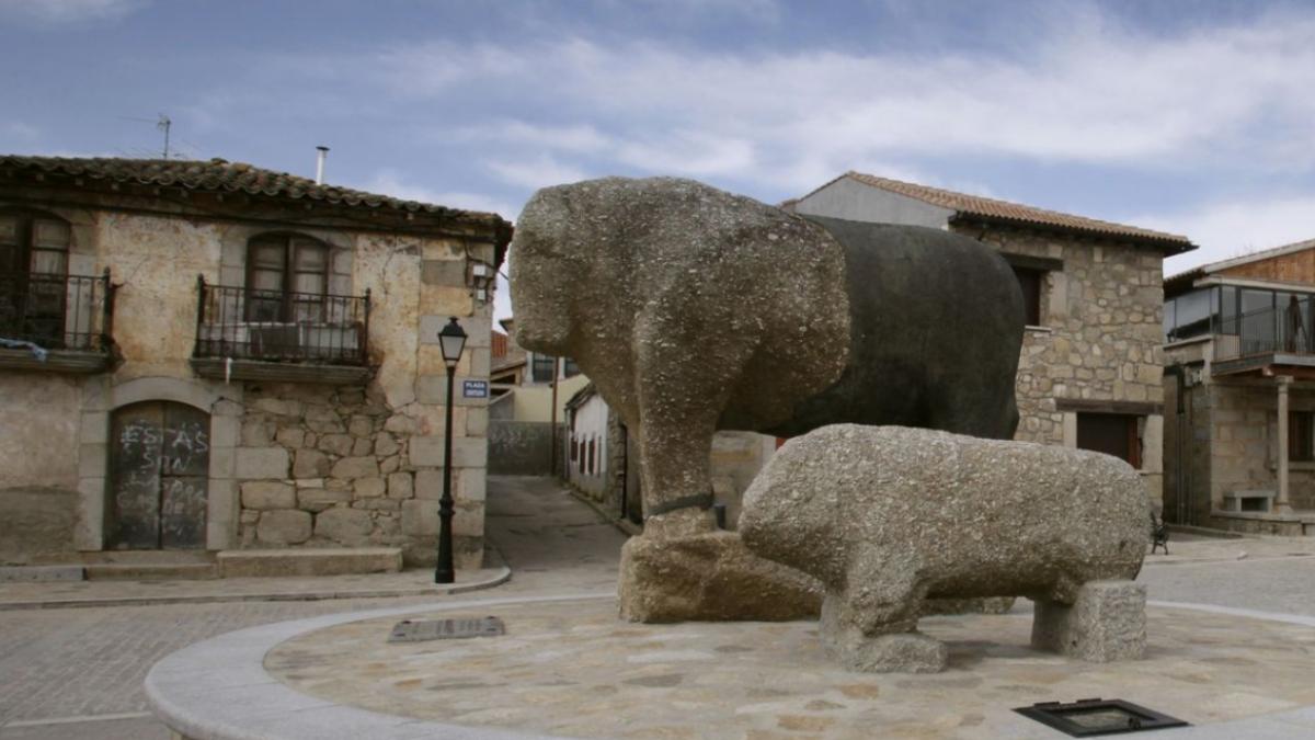 El verraco más grande de Europa pesa más de 15 toneladas y se encuentra ...