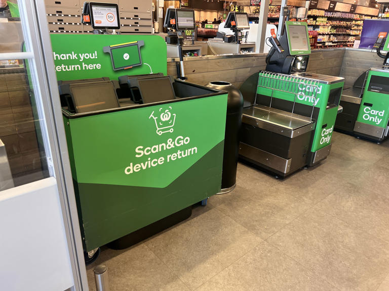 Supermarket Sleuths: Woolworths quietly changes digital checkout option
