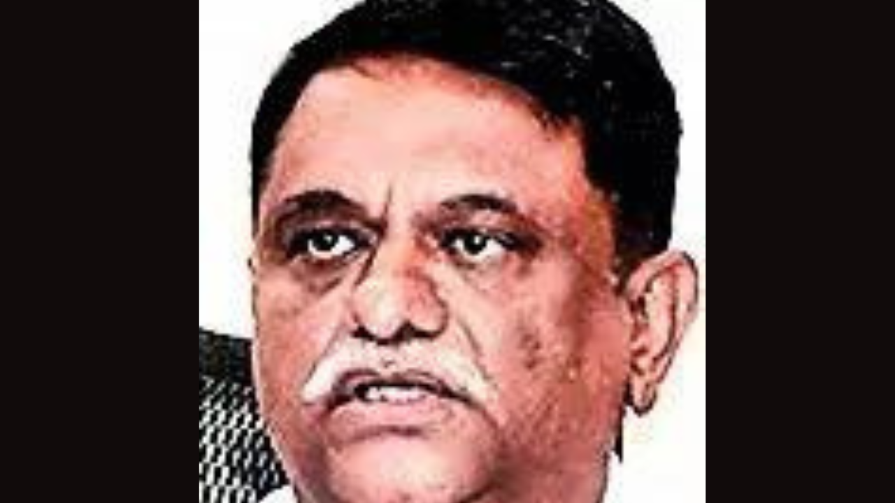 Telangana HC warns IAS officer Arvind Kumar with jail for ignoring land ...