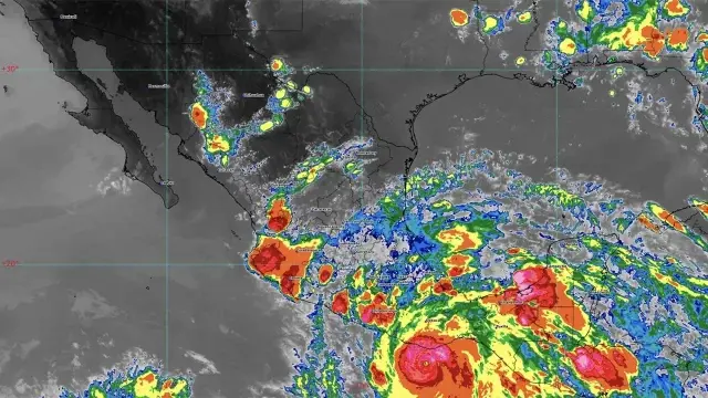Erick se fortalece rápidamente frente a costas de Oaxaca y Guerrero y se convierte en 'huracán ...