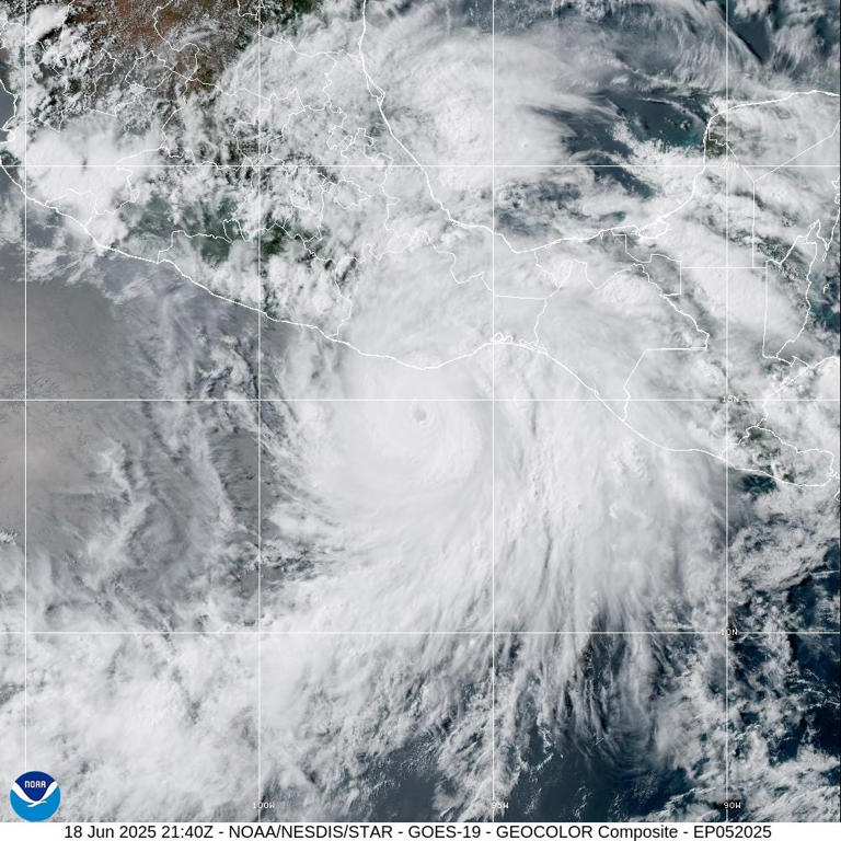 Hurricane Erick makes landfall in Mexico as powerful Category 3 storm ...