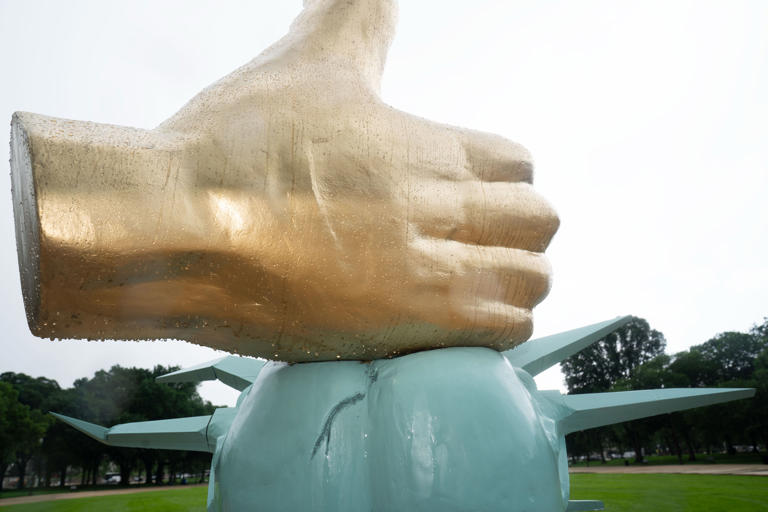 Eight-foot-tall ‘Dictator Approved’ sculpture appears on National Mall