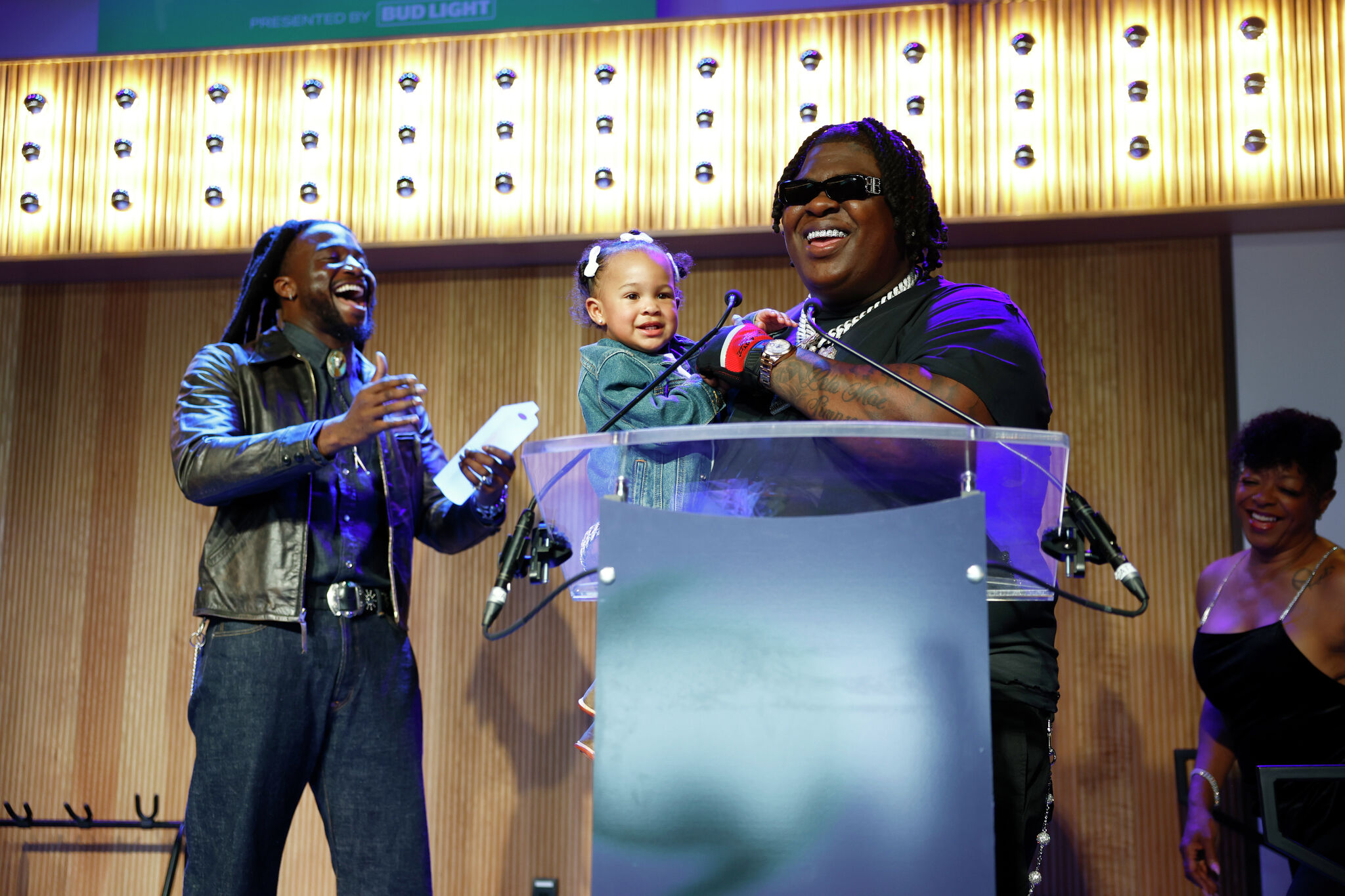 Texas rapper and country star shut down major bridge for music video