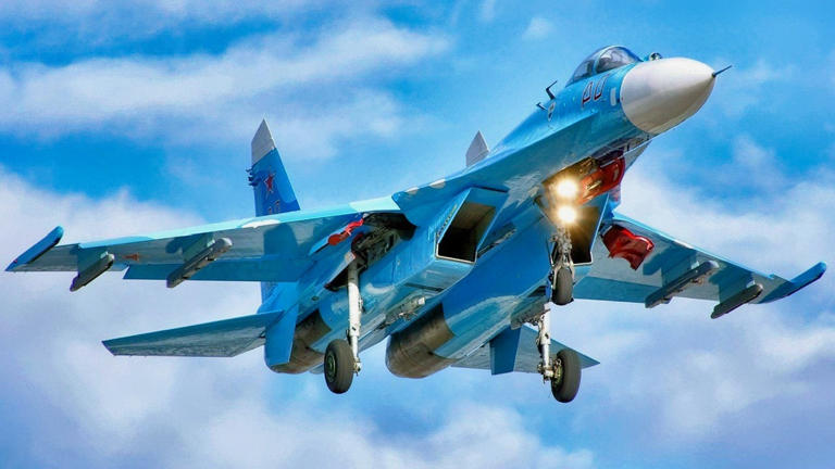 China Flies Russia’s Su-27 Flanker Fighter