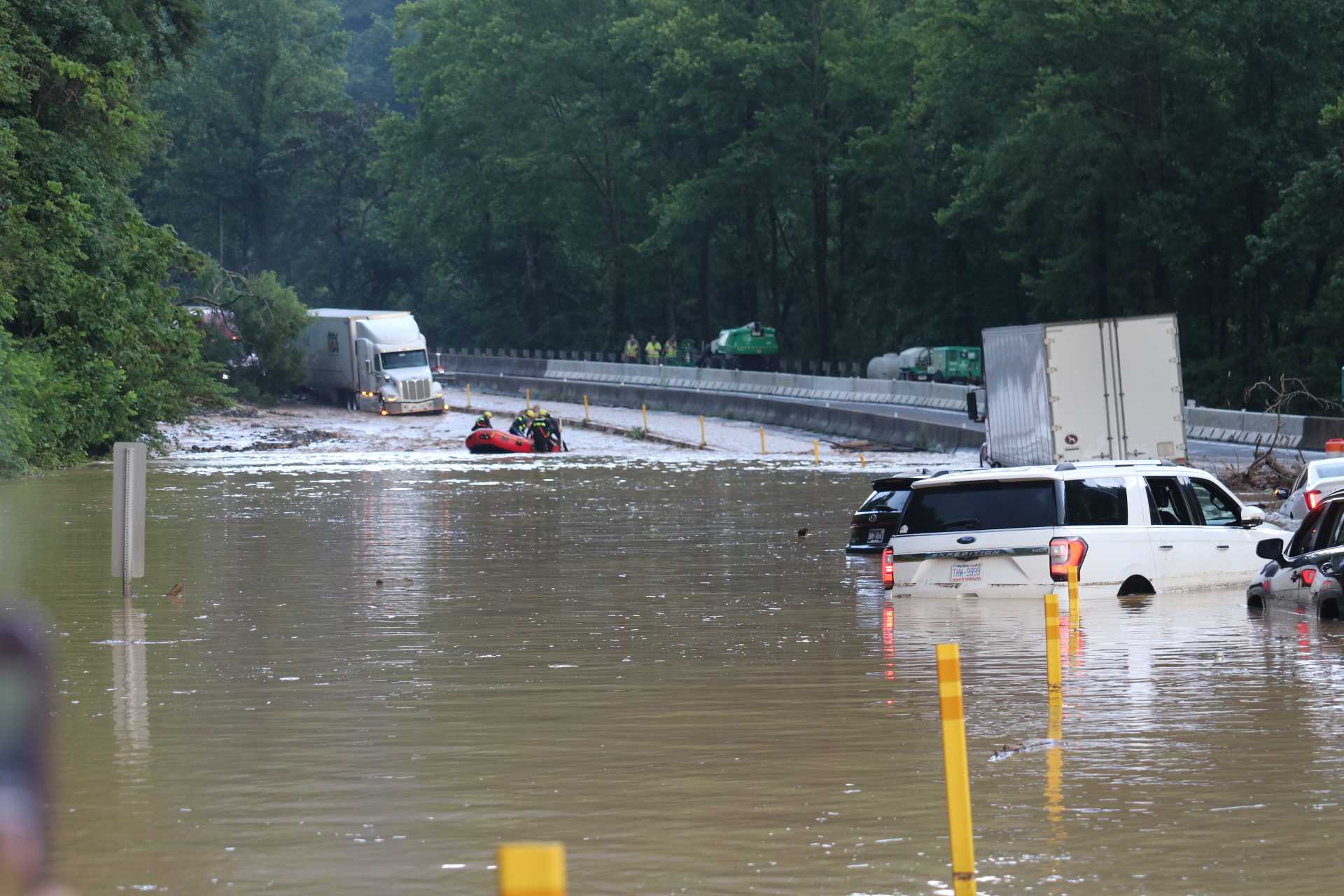Drivers urged to detour as rockslide, flooding block I-40 near NC/TN ...