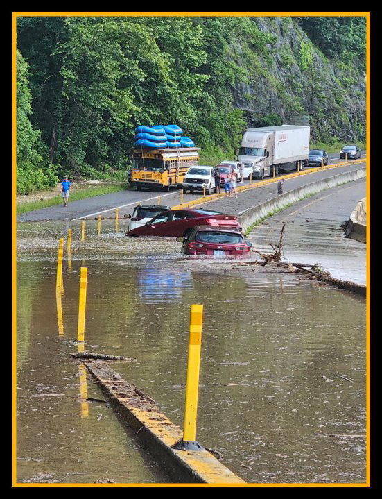Flooding, rockslide closes I-40 near Tennessee-North Carolina state line