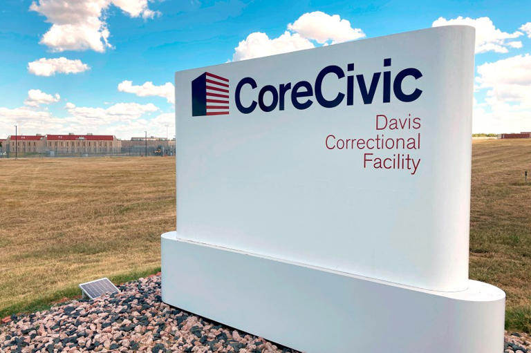 Private prison operator blocked from housing ICE detainees at shuttered ...