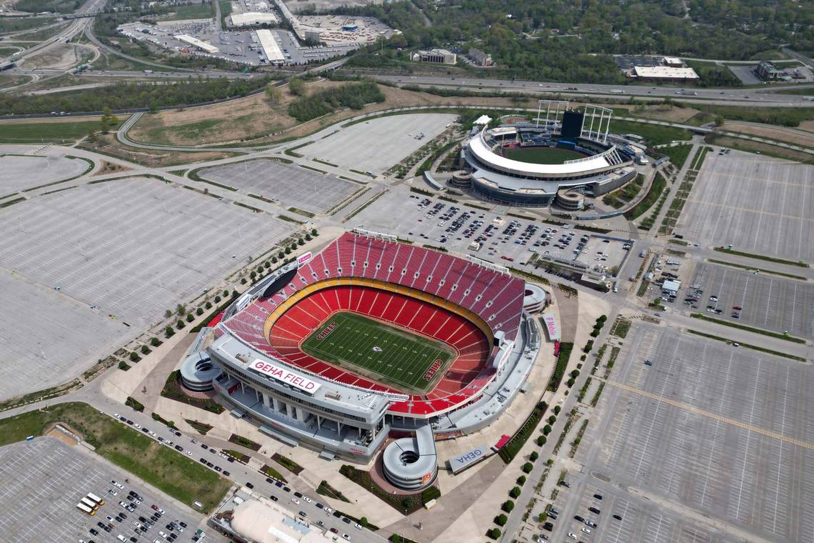 NWS confirms tornado near Royals, Chiefs stadiums, gives it ‘oddball ...
