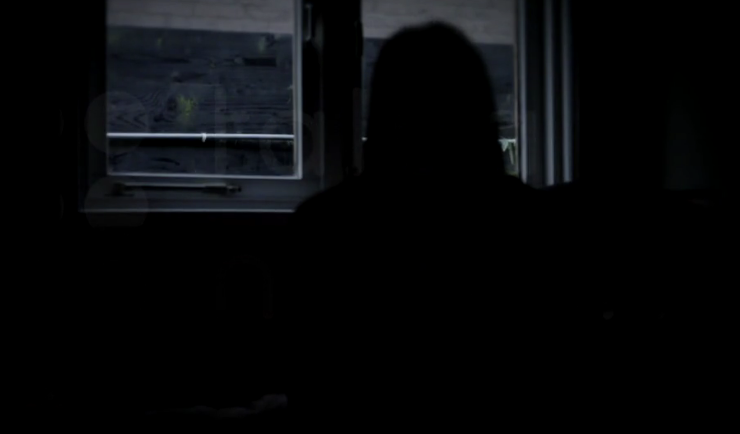 Afpersing 11-jarig meisje grijpt Dennis van der Geest aan in Bureau ...