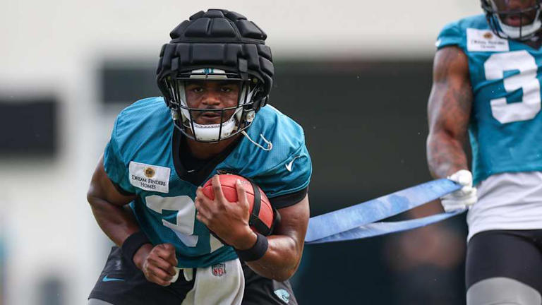 Former Texas Longhorns RB Released by Jaguars