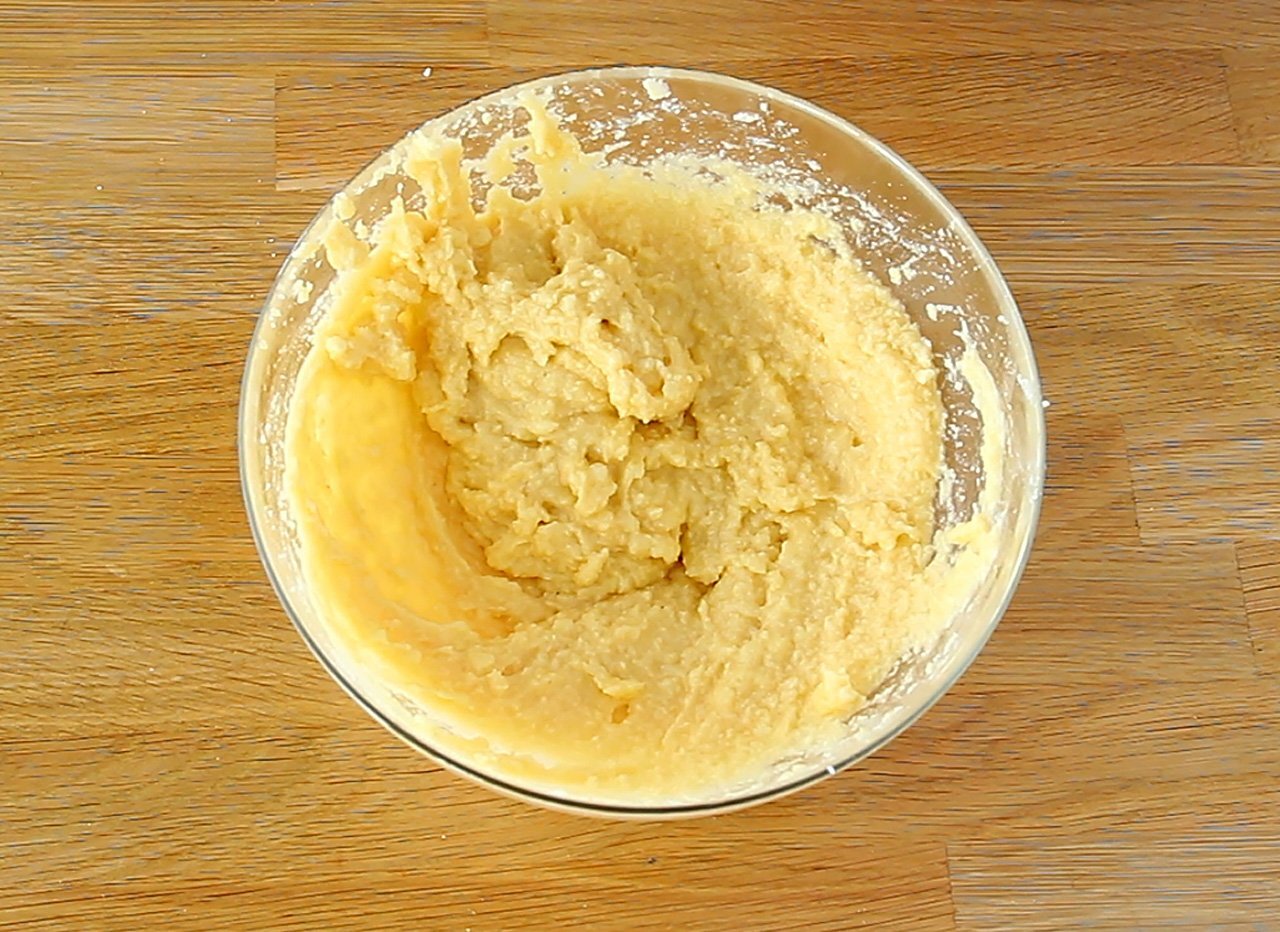 Almond cream - easy recipe