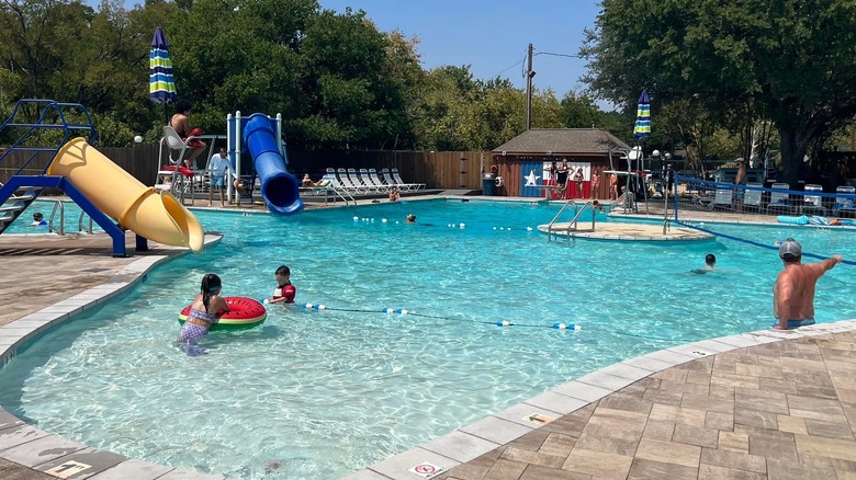 Texas' Uniquely-Shaped Pool Is A Legendary Landmark That Lets You Swim ...