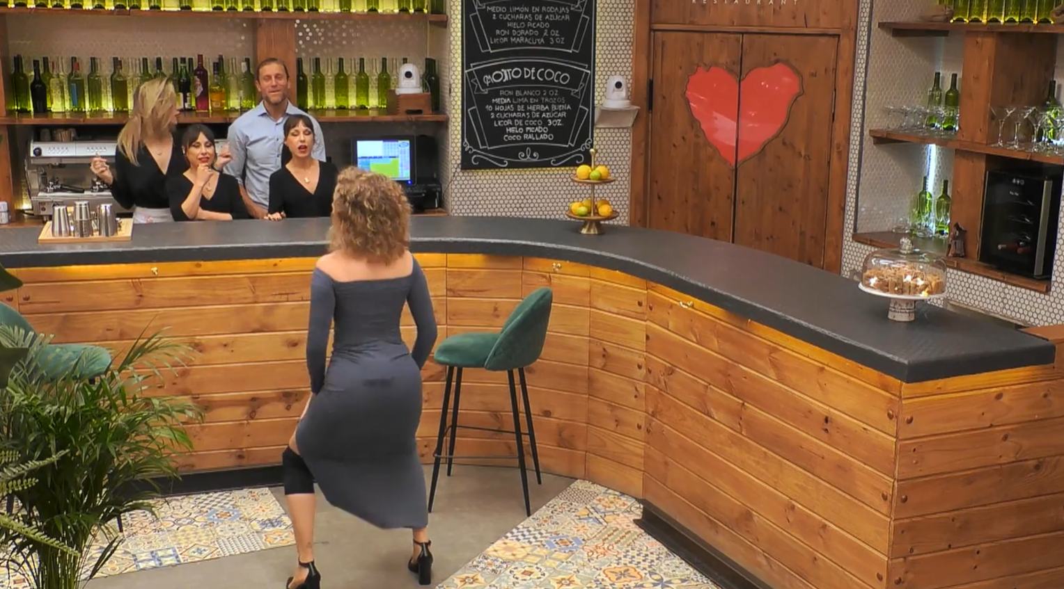 Una soltera deja en shock al equipo a su llegada a 'First Dates': ''Es ...