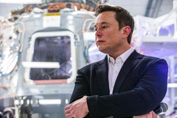Elon Musk vows to shut down SpaceX Dragon after Trump threatens to ...