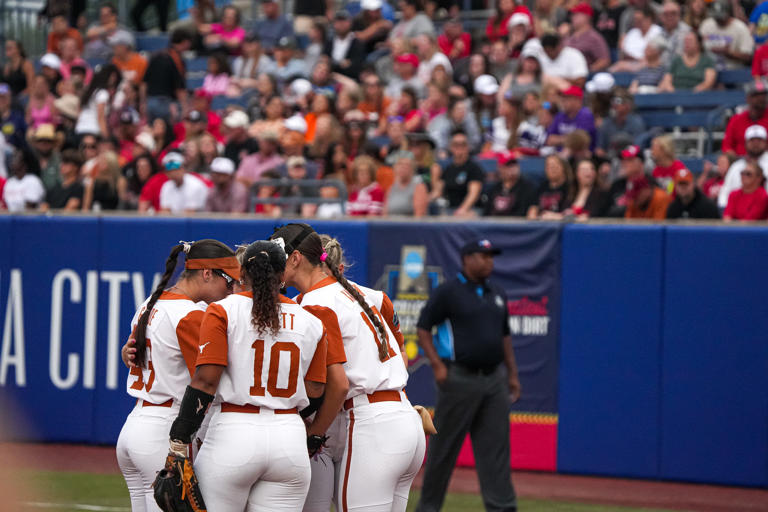 Texas vs Texas Tech game score: Replay, highlights; Tech wins WCWS Game 2