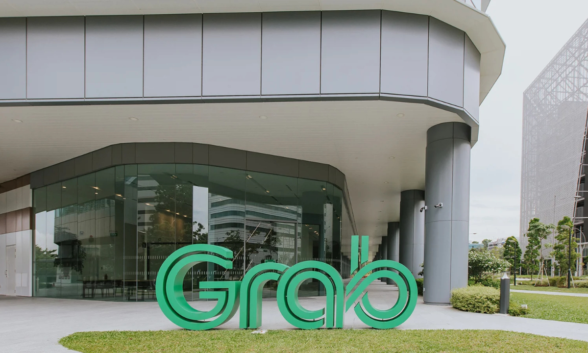 Grab to launch taxi service GrabCab in Singapore next month