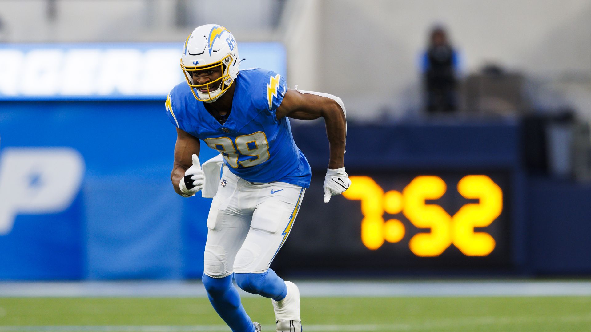 Steelers place TE Donald Parham on injured reserve