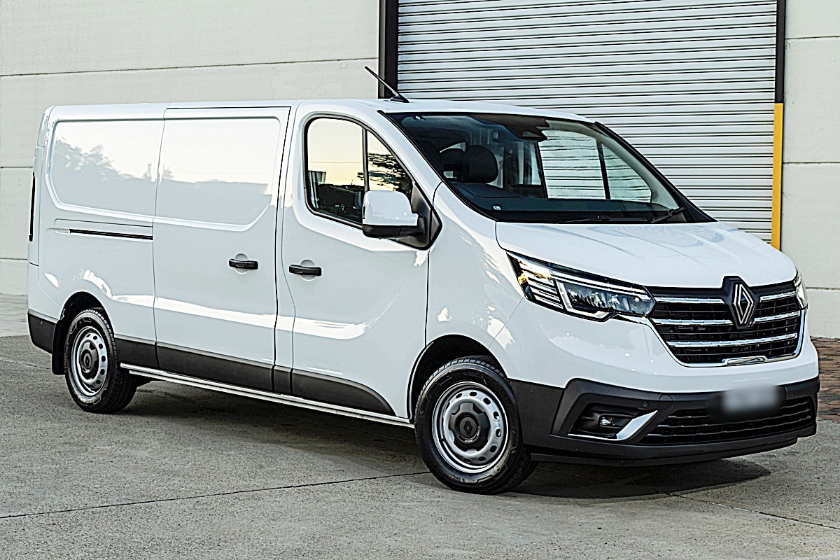 New Renault Van Adds Emergency Tech and Wallet-Friendly Fixes