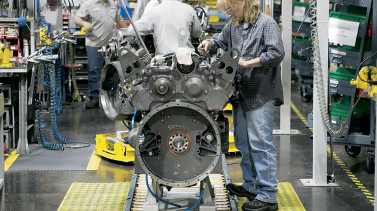 What Is The 318 Detroit Diesel Engine & What Made It Popular?