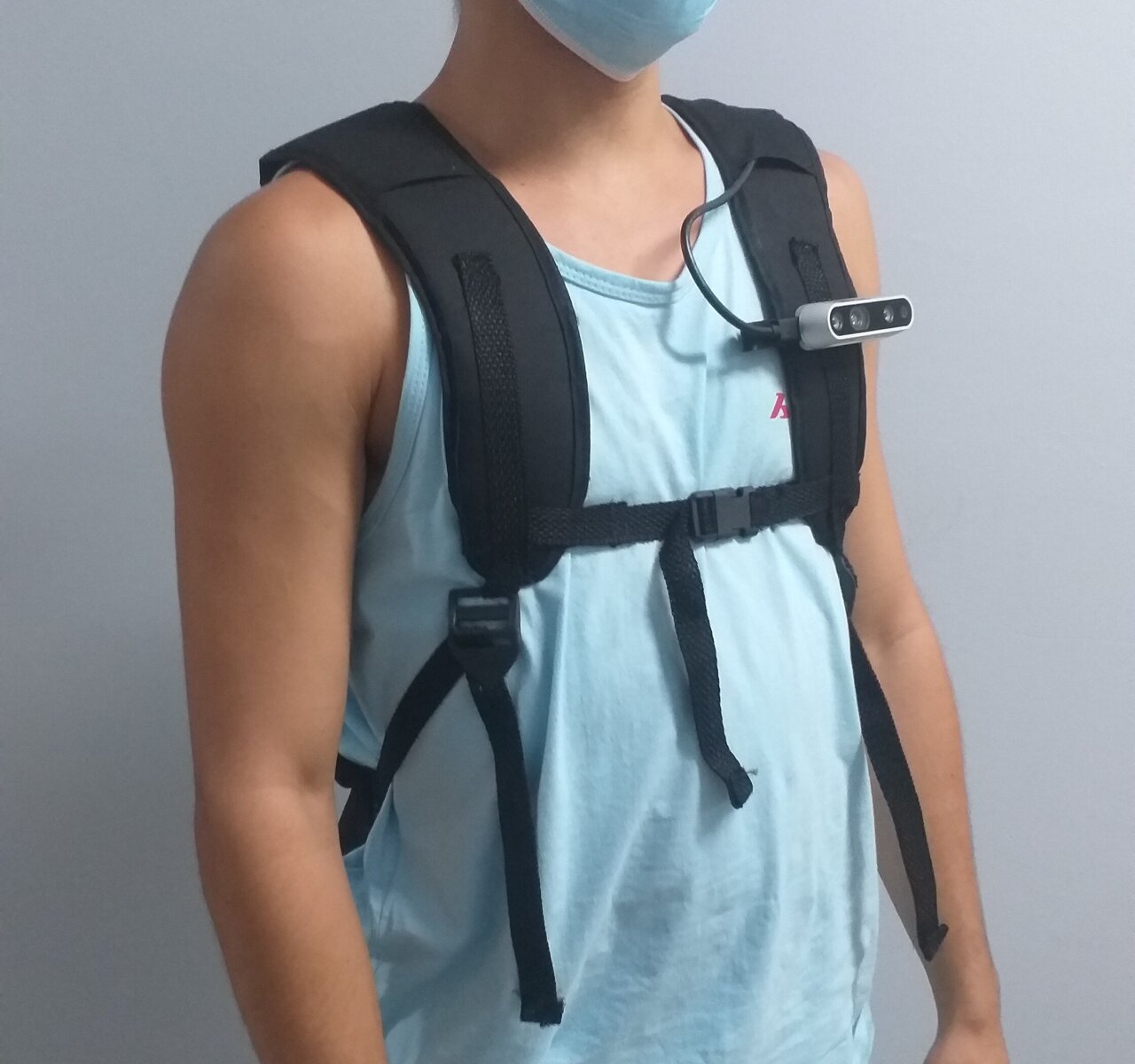 Wearable device helps blind people detect obstacles