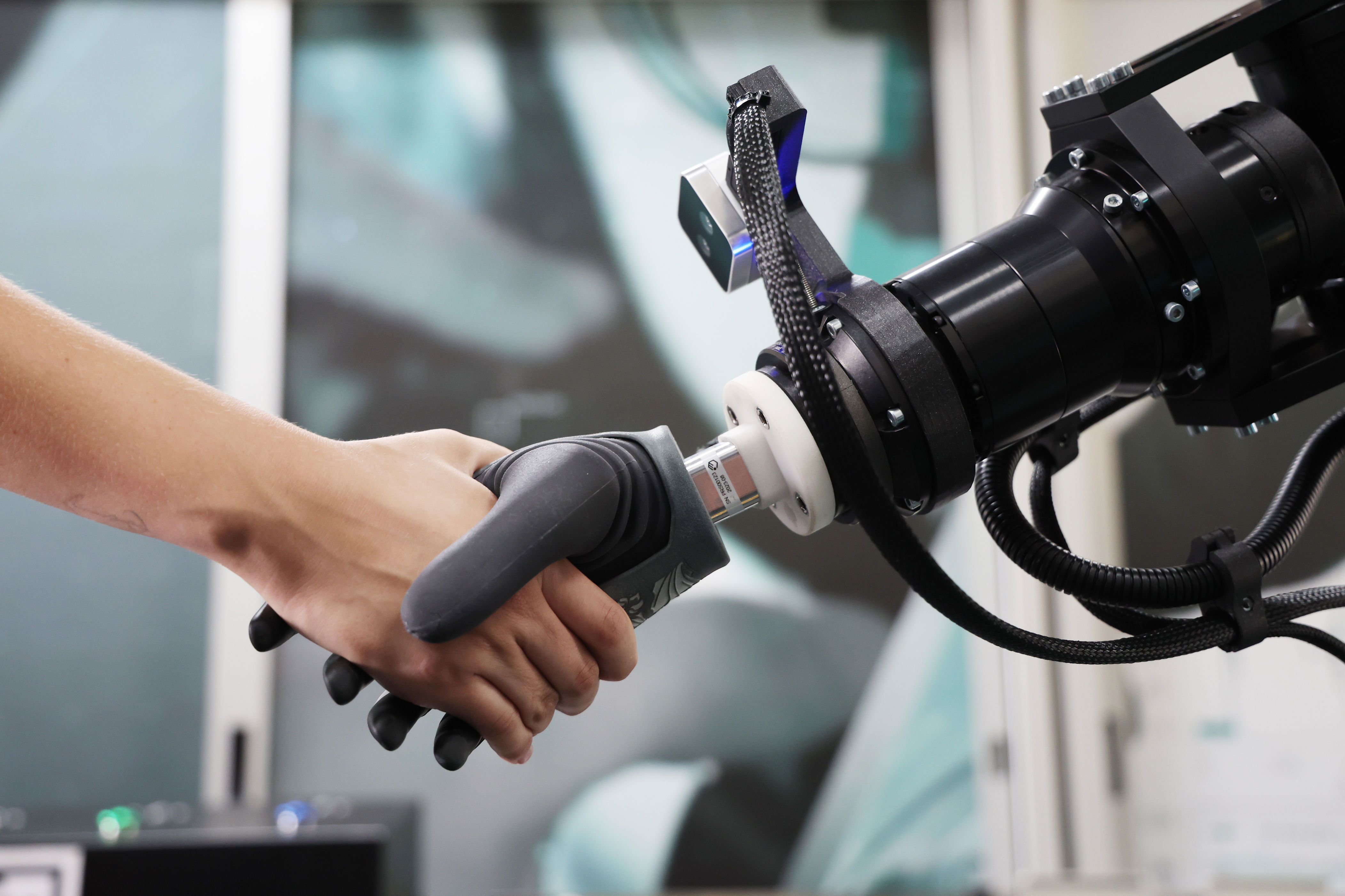 Amazon Reportedly Tests Humanoid Robots for Parcel Delivery