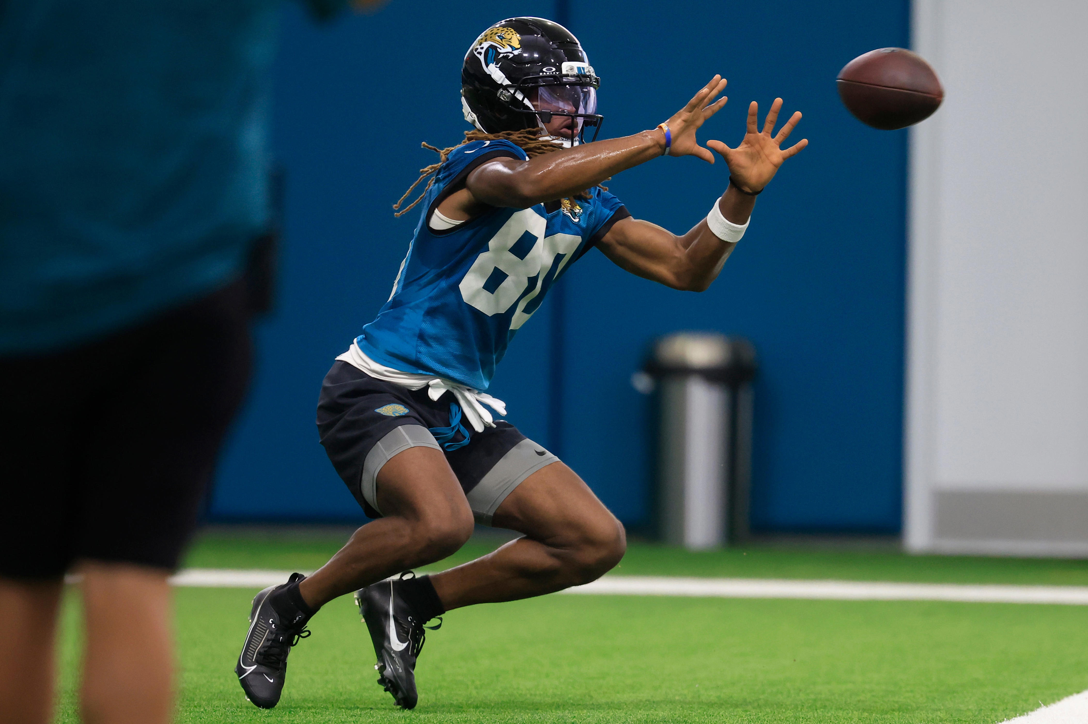 With roster spots open, this Jaguars' WR stands out during the first ...