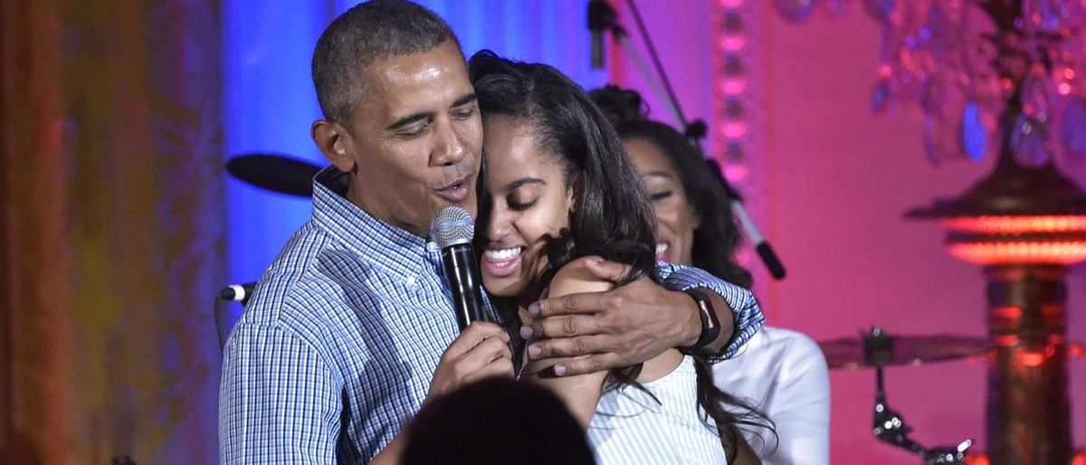 La figlia di Barack Obama cambia cognome per firmare un progetto, la ...