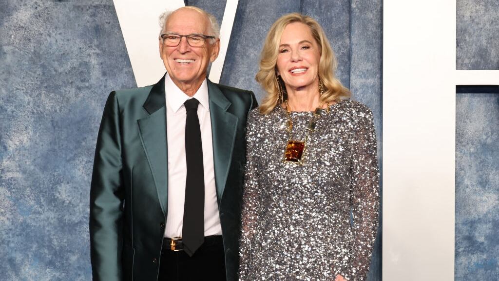 Jimmy Buffett’s widow sues estate co-trustee over $275M trust