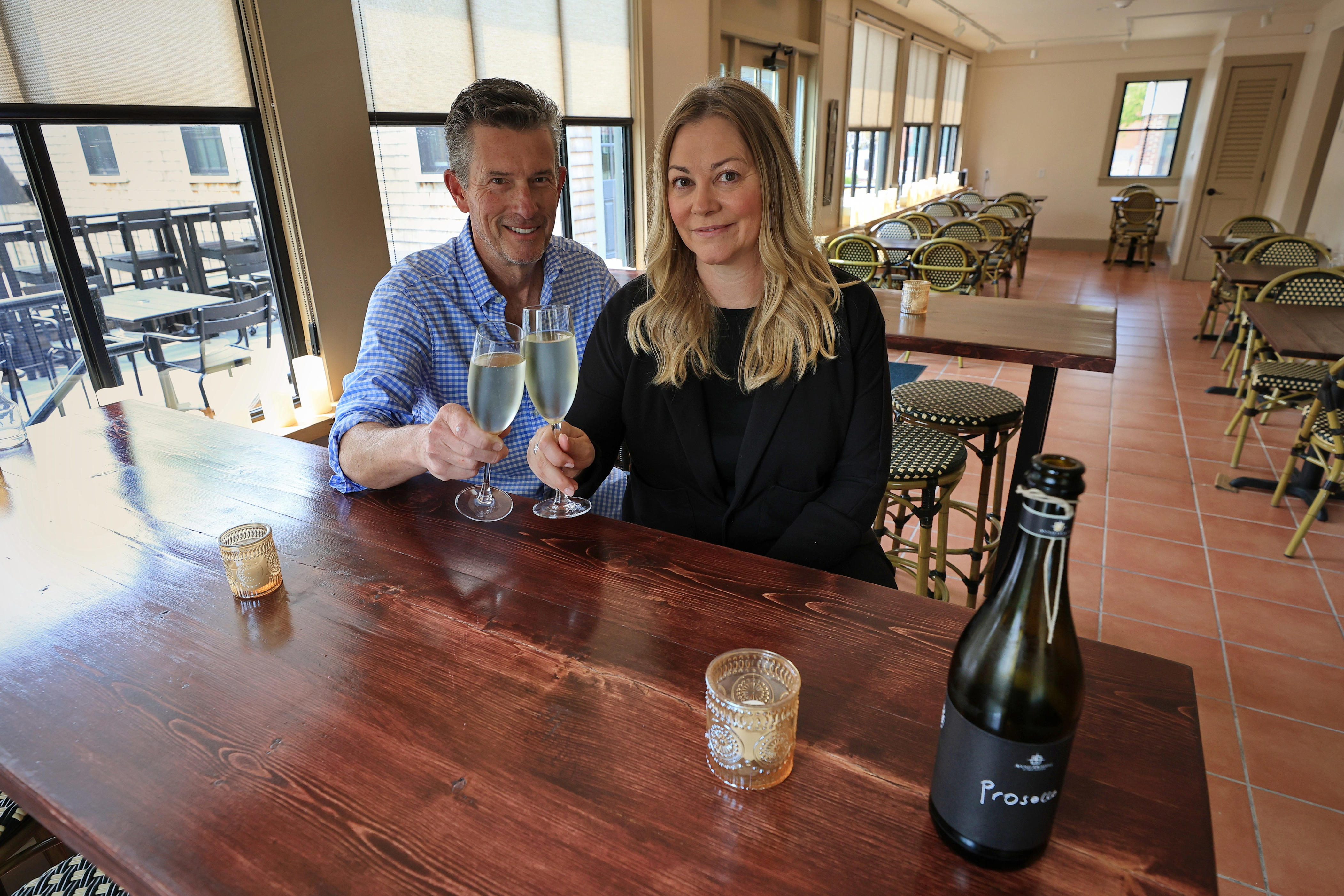 Coastal Bubbles + Wine Bar pops open in downtown New Bedford on ...