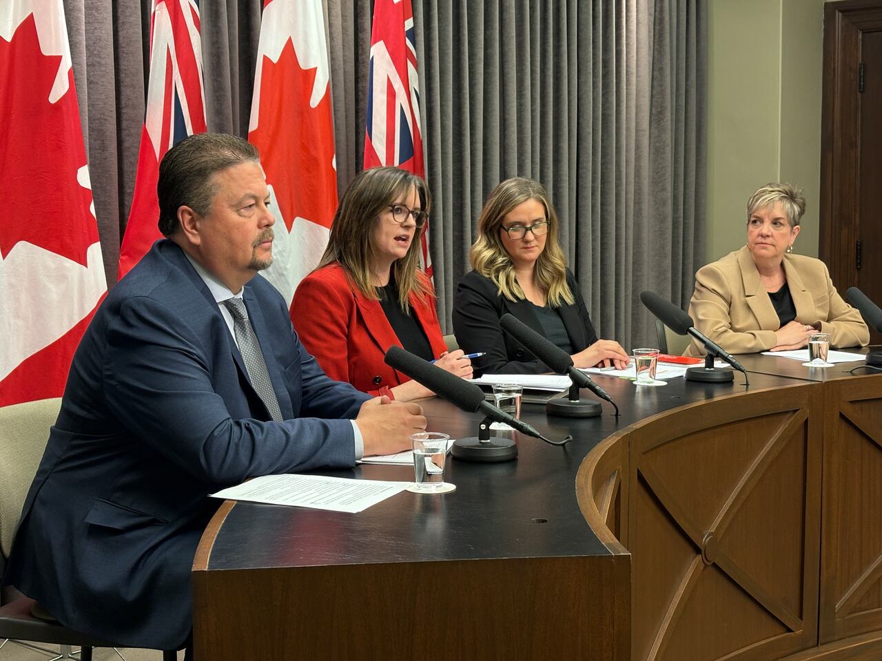 Improved weather helps crews battle wildfires in Manitoba's north, east ...