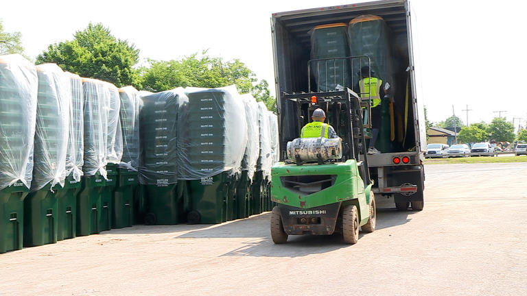 New trash carts arrive after North Syracuse neighbors were unhappy with ...