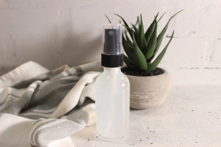 DIY Swim Spray to Neutralize Chlorine