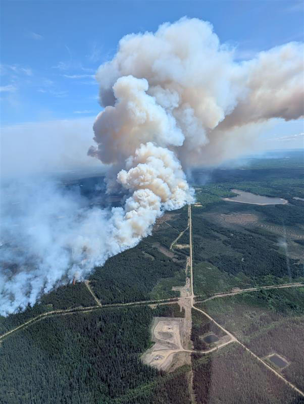 B.C. wildfire crews defend homes in Kelly Lake as Kiskatinaw River fire ...