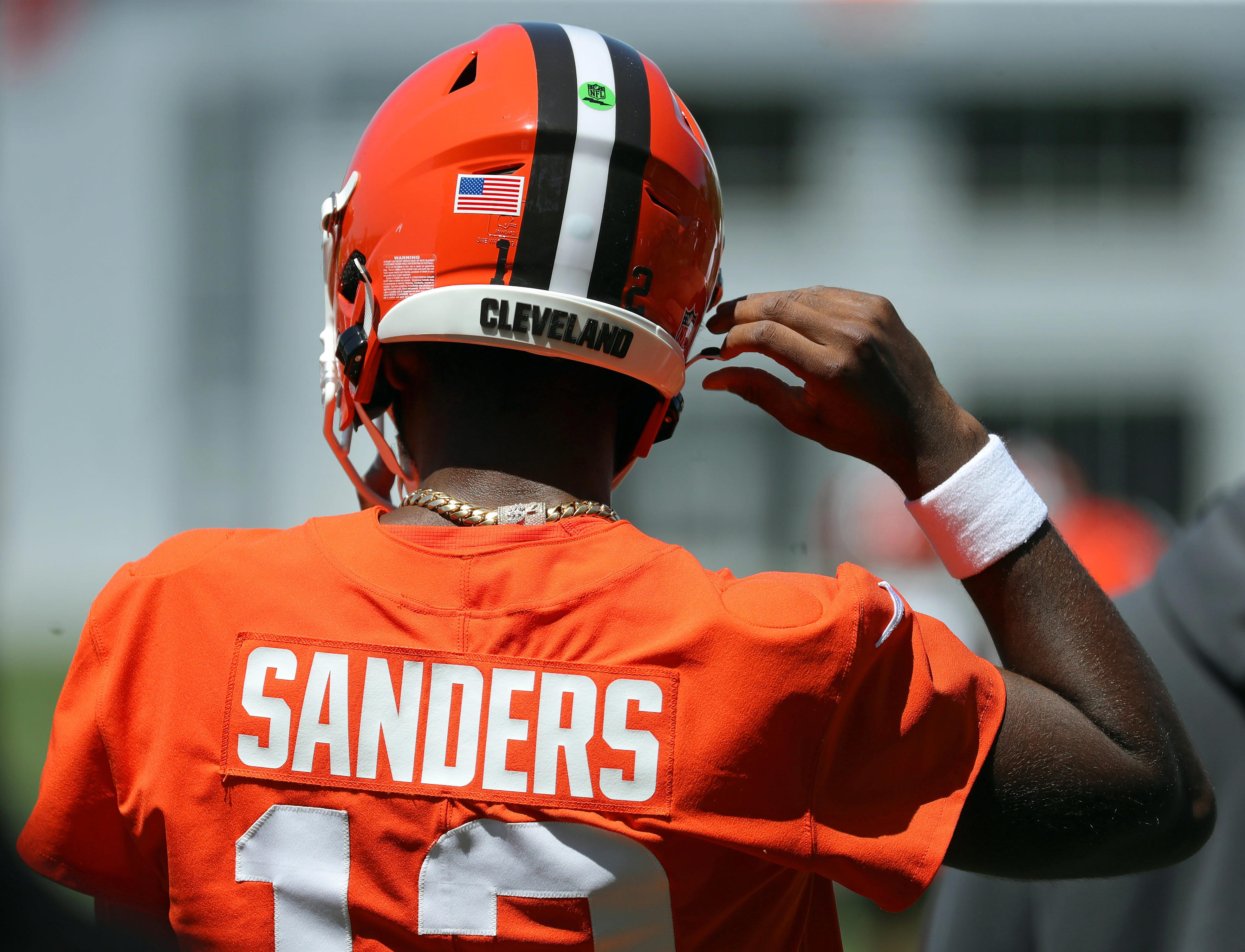 Shedeur Sanders drawing praise from Cleveland Browns offensive ...