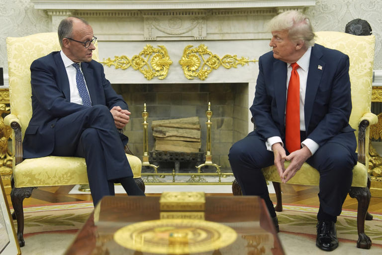 Trump says it may be better to let Ukraine, Russia 'fight for a while ...