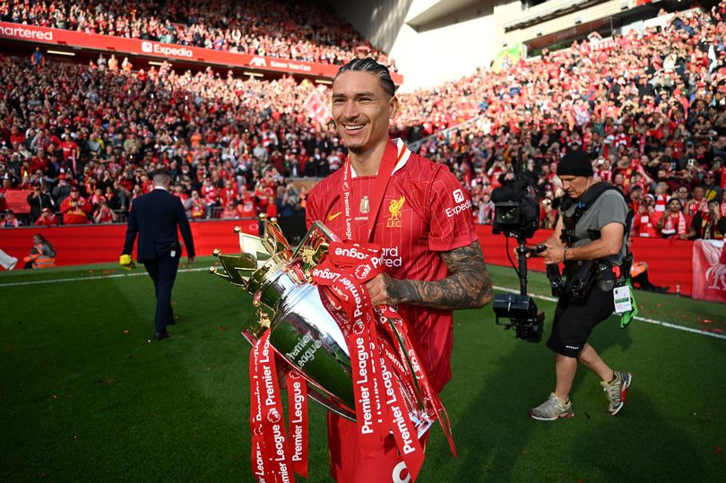 Darwin Nunez Liverpool transfer door opens for huge move after Victor ...