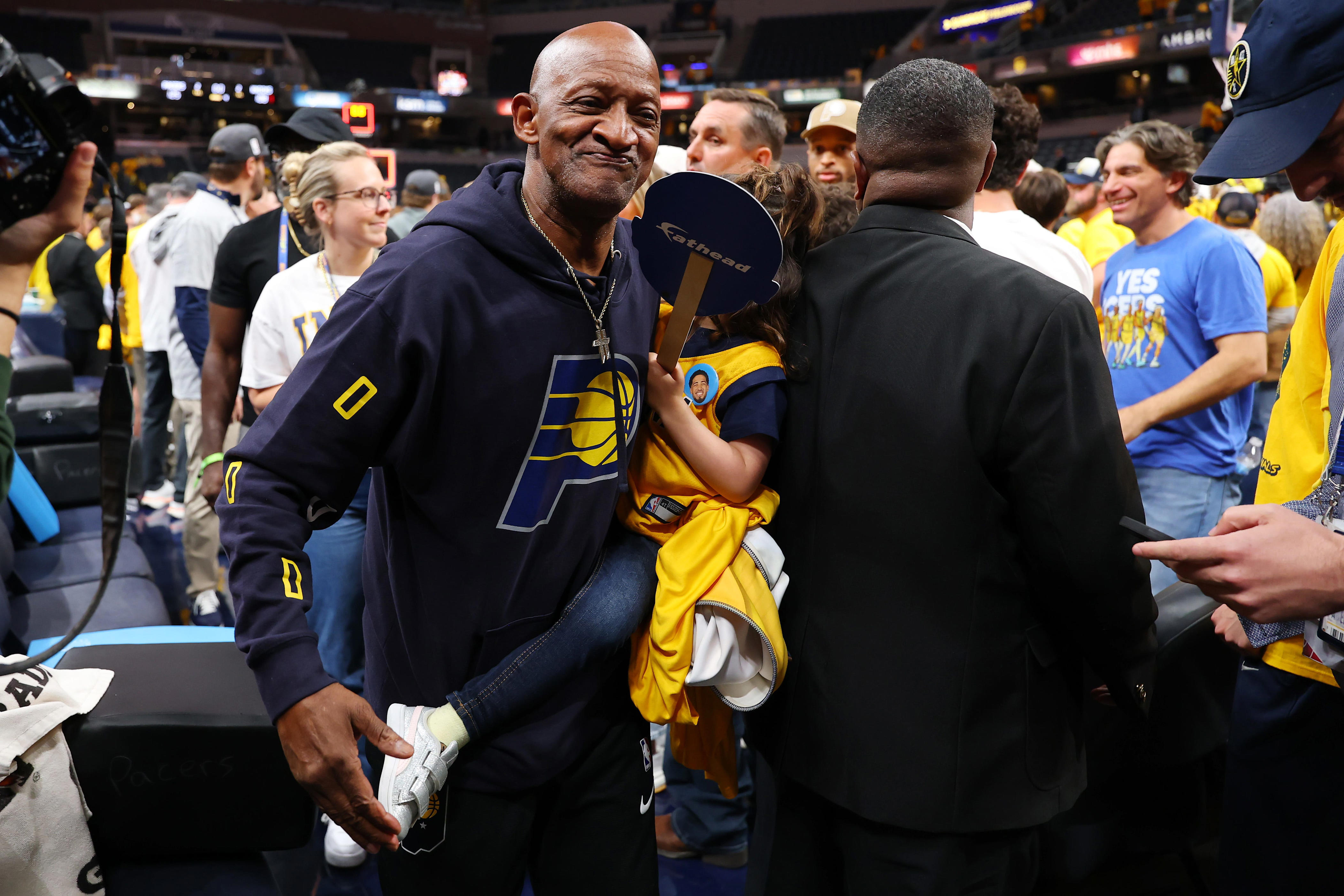 Cameras caught Tyrese Haliburton's dad's iconic reaction to Game 1 ...