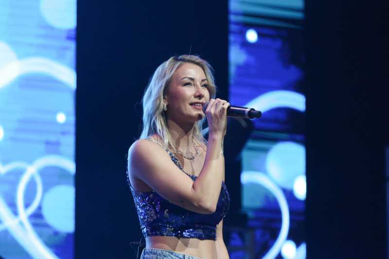 Wegen „Let's Dance“: Anna-Carina Woitschack überbringt Fans traurige ...