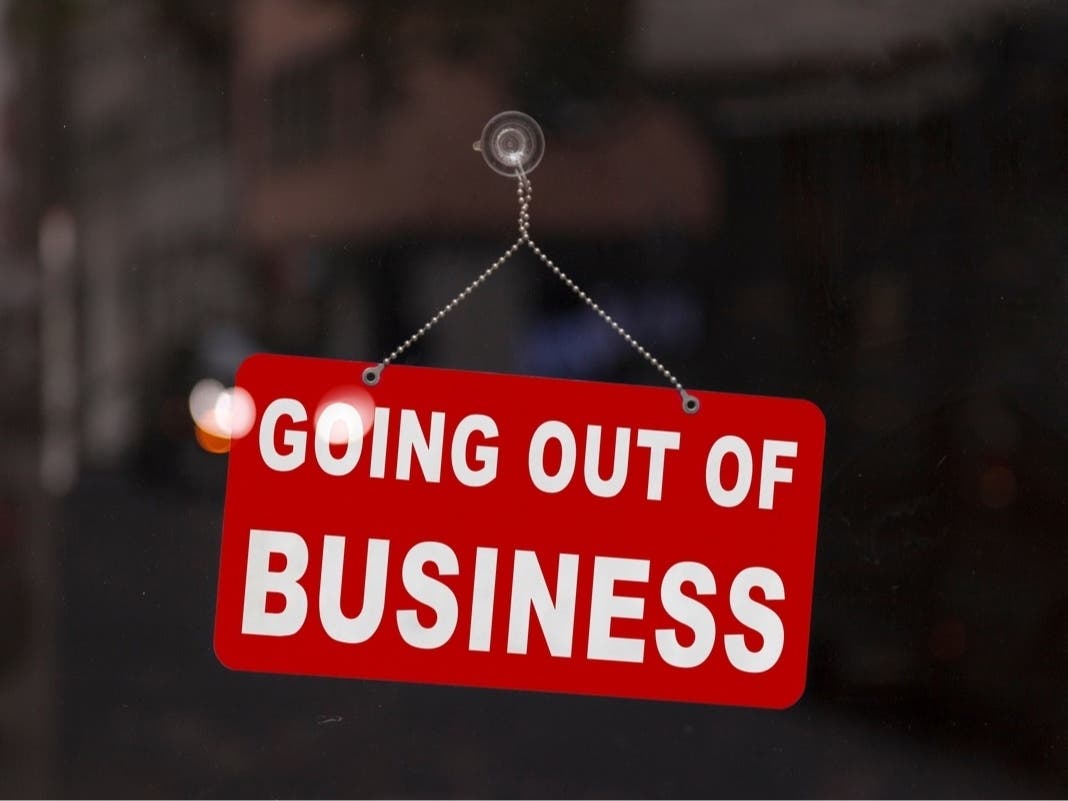 Hooters Rival Closes Its Only CA Restaurant