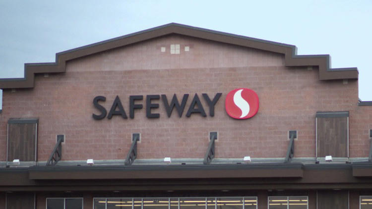 Safeway, Albertsons workers vote to authorize strike after tentative ...