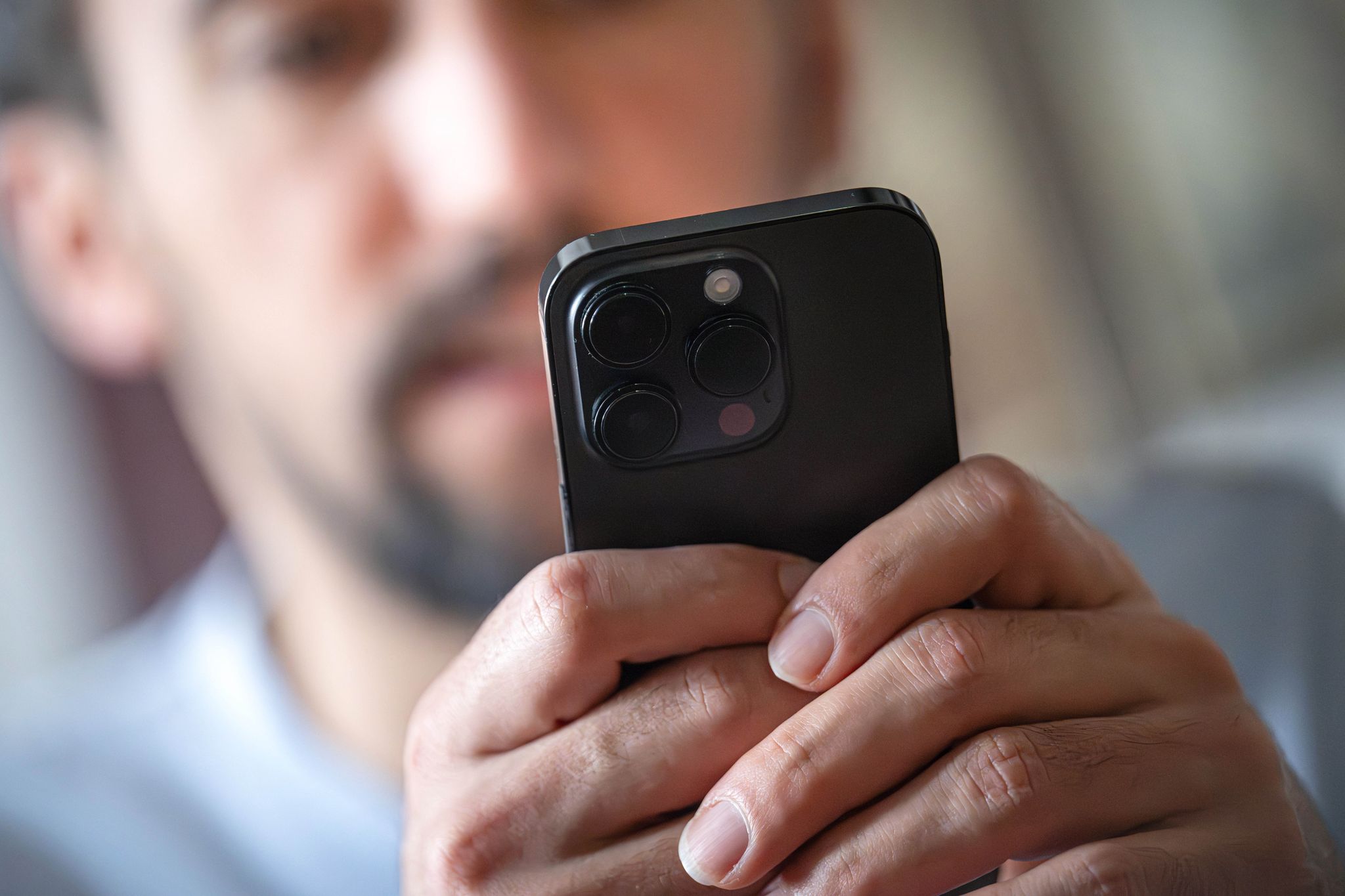 Handyvertrag mit Smartphone: Kostengrab oder Superdeal?