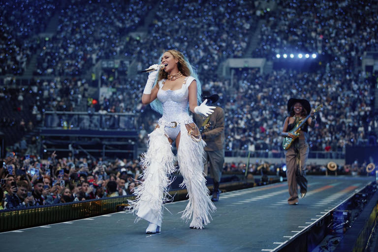 Beyonce's 'middle-age fan' problem leaving her with empty seats for ...
